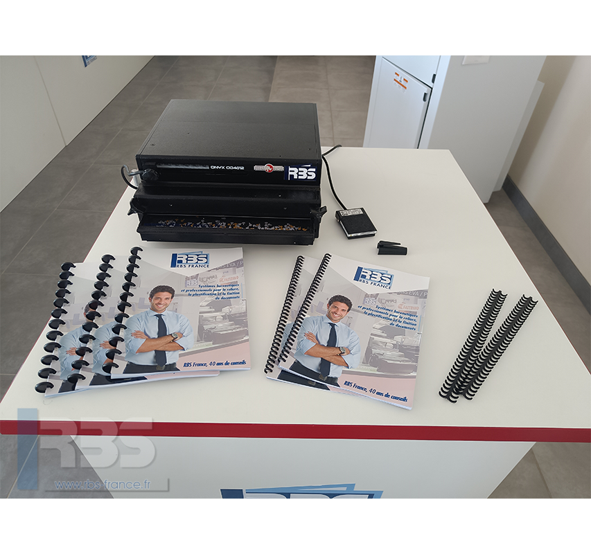 L\'Onyx OD4012 est un perforateur pour la reliure Clickbind.