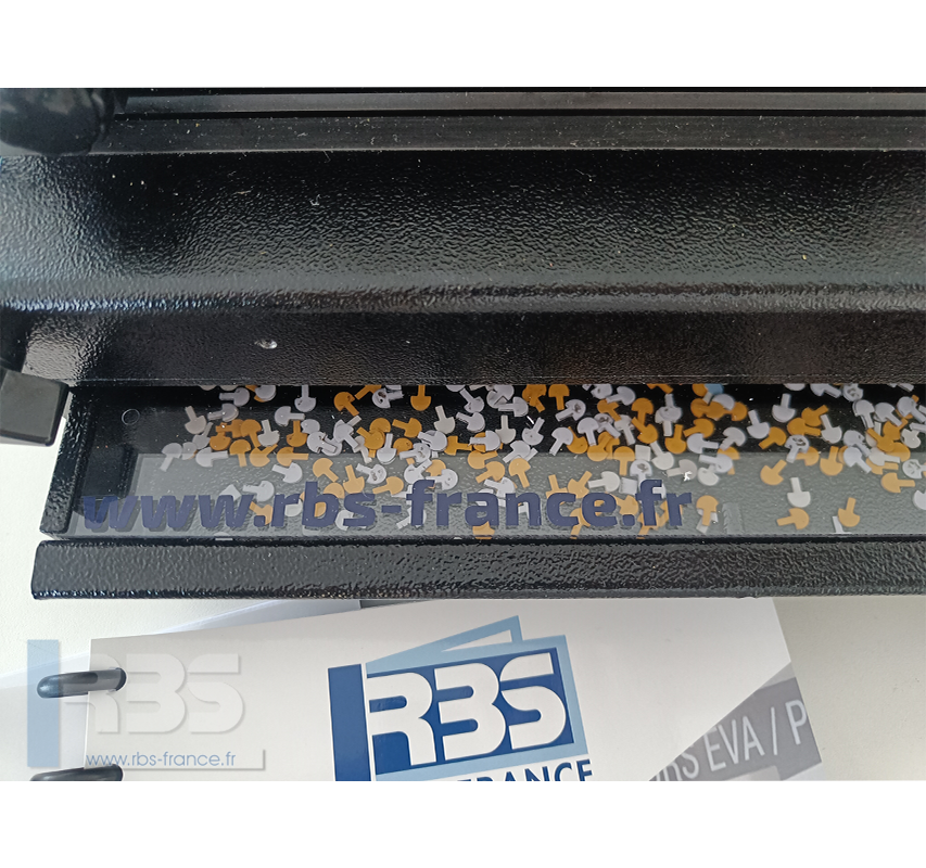 L\'Onyx OD4012 est un perforateur pour la reliure Clickbind.