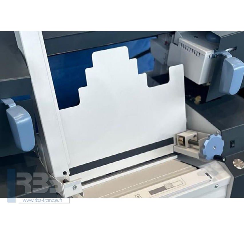 Le ONE Handy est la solution de reliure idéale dans un cadre numérique.